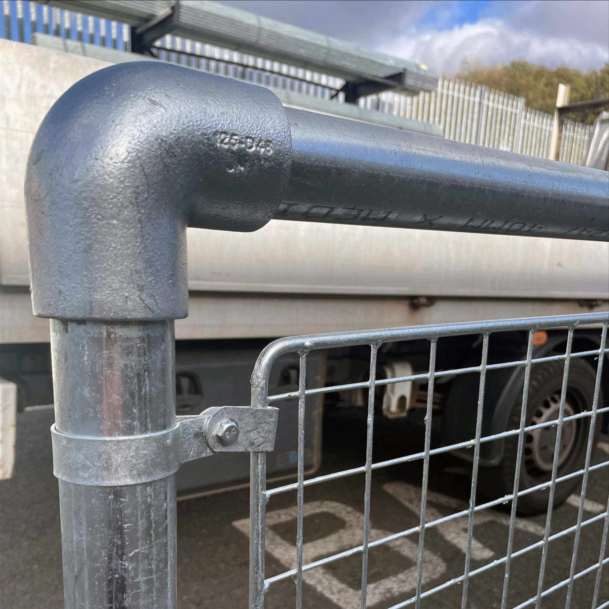 Key Clamp Barriers with Mesh Infill Panels Buy Key Clamps Online